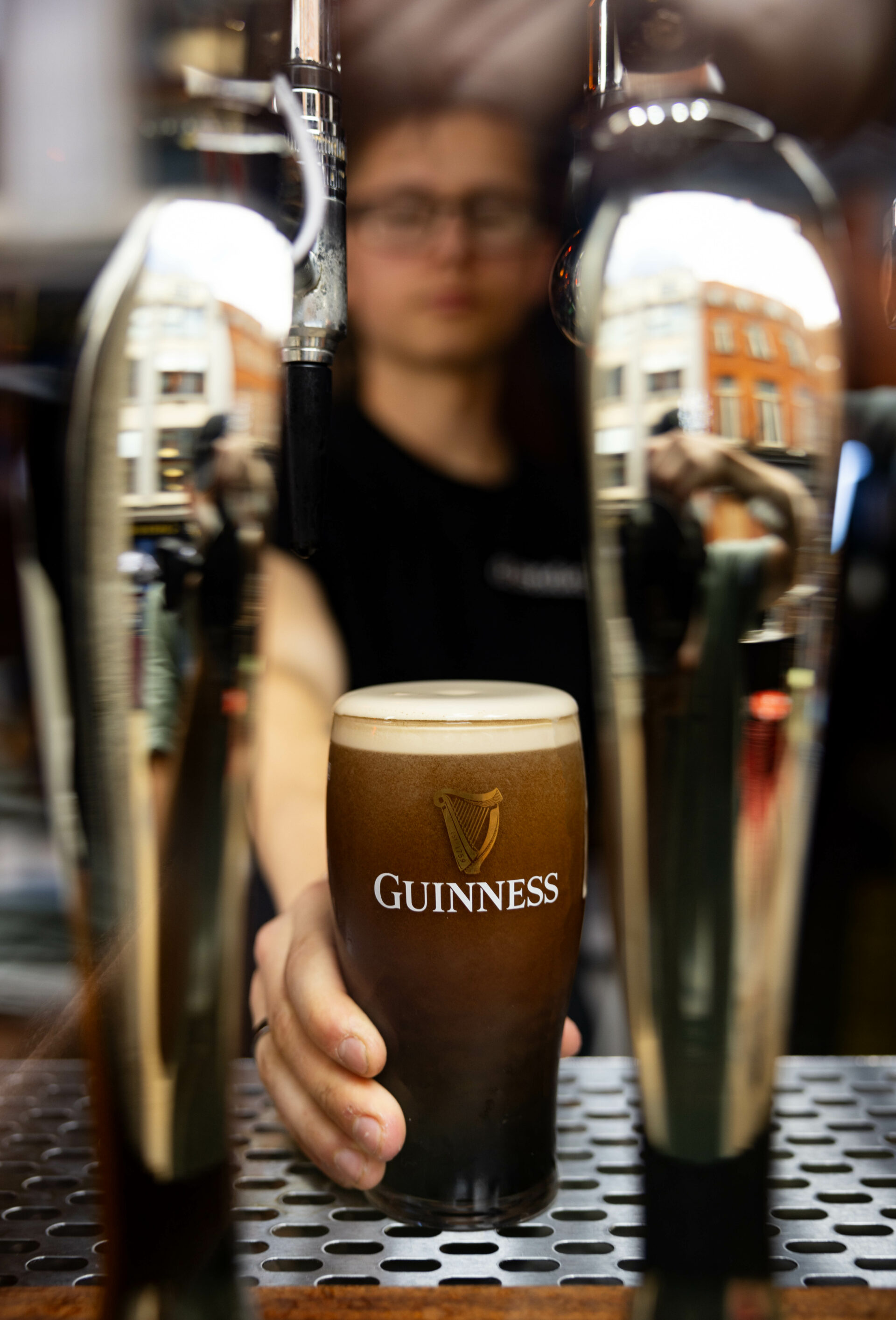 Explore Dublin: Atmosphere, Drinks, Nibbles & Art Gallery