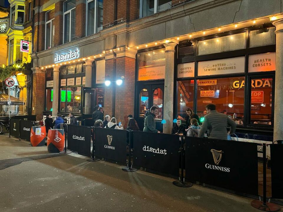 Experience Unforgettable Nights at Dublin's Eclectic Pub, disndat