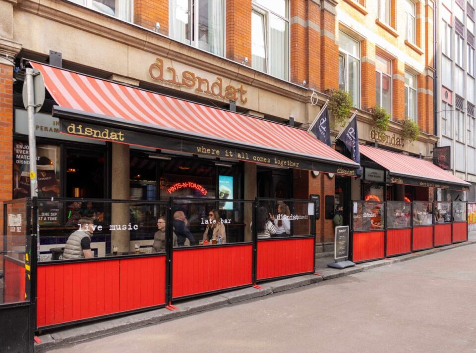 Experience Unforgettable Nights at Dublin's Eclectic Pub, disndat